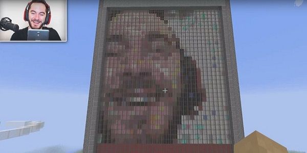 Minecraft Cell Phone Can Actually Make Video Calls | Cinemablend