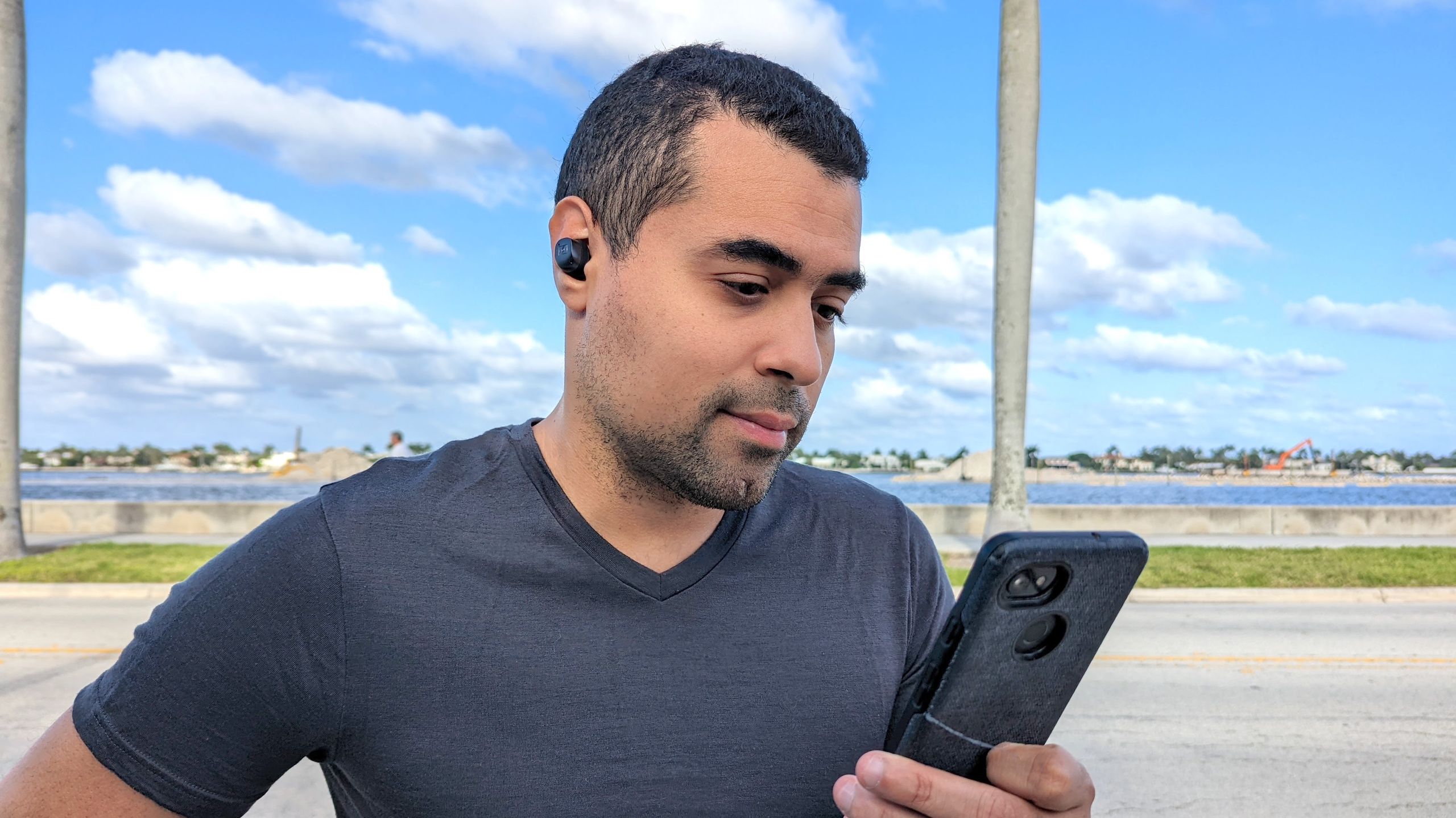 5 ways to squeeze more battery life out of your wireless earbuds ...