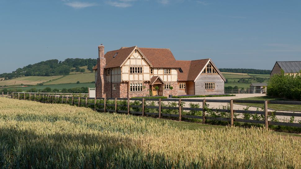 15 driveway fencing ideas to elevate your entrance | Homebuilding