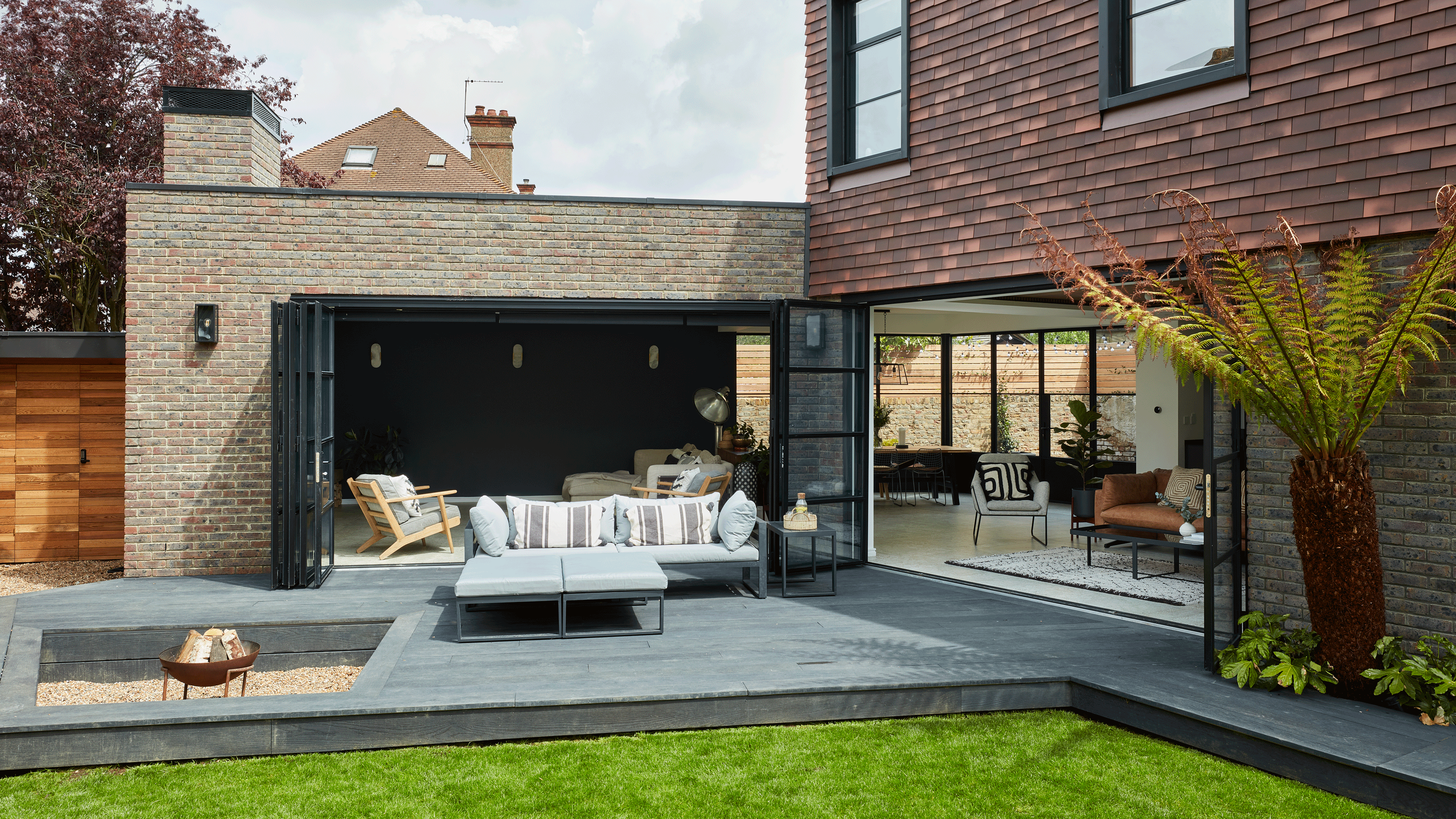 10 decking edging ideas to create a decorative border | Ideal Home