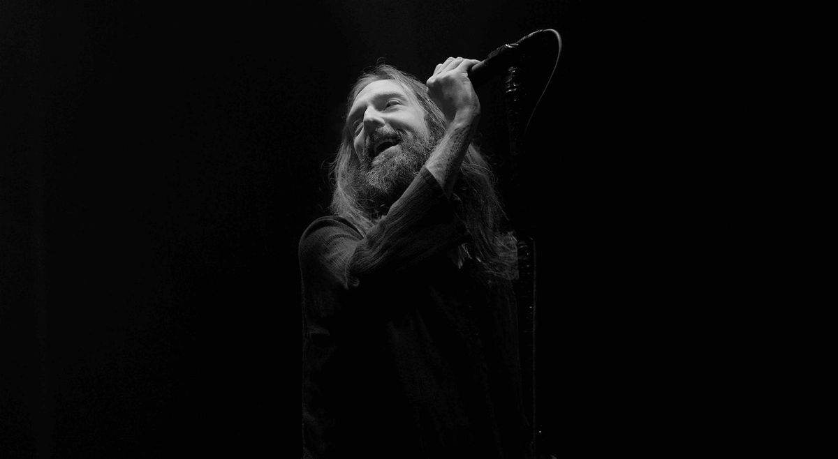 Former Black Crowes Frontman Chris Robinson Announces New Band, As The ...
