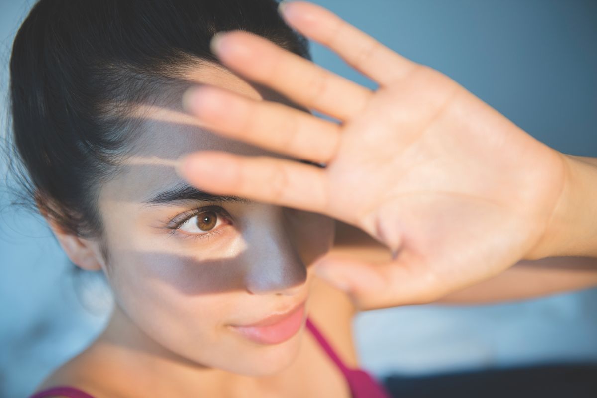 Lights for Anchor Comfort: An Approach to Easing News Desk Eye Strain ...