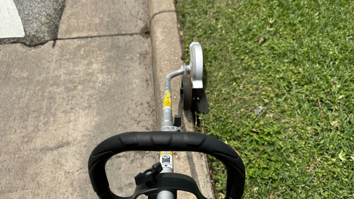 Husqvarna Combi Switch 330iK review: A versatile, all-in-one lawn tool ...