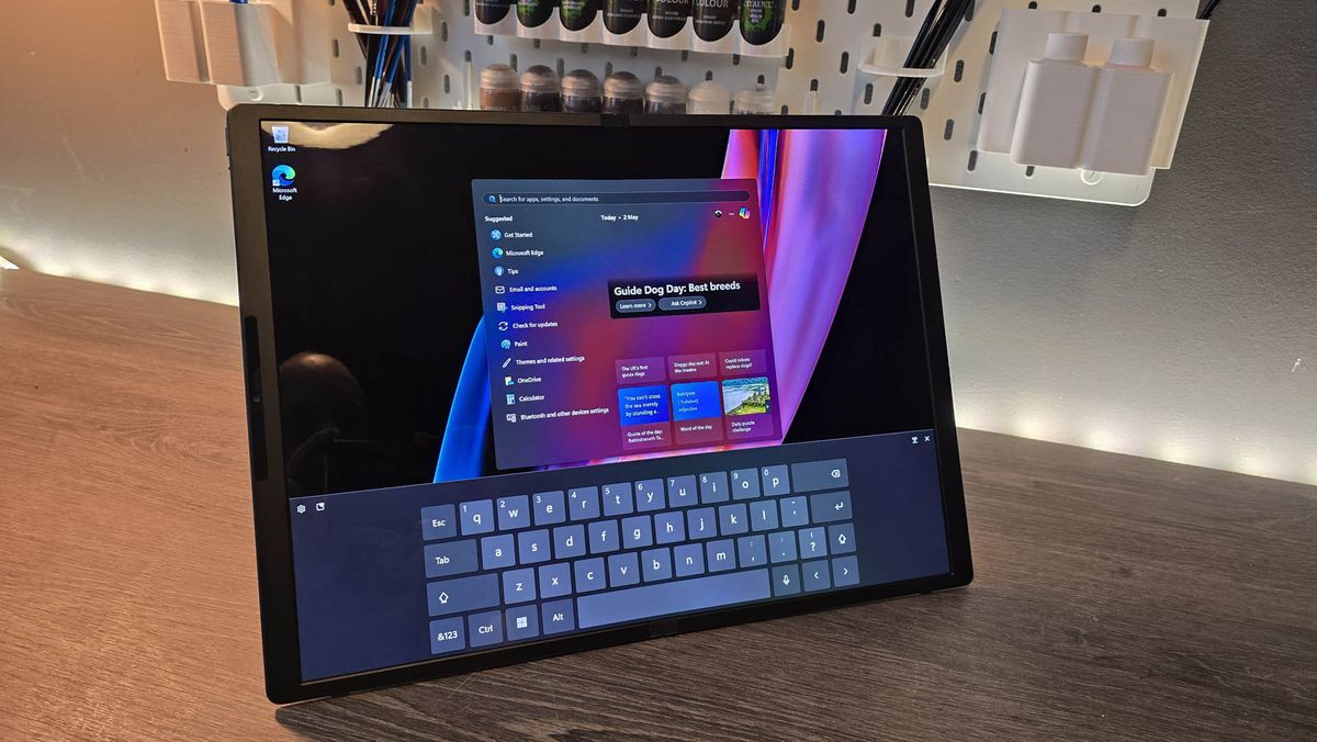 HP Spectre Foldable 17 review: a flagship screen and hugely versatile ...