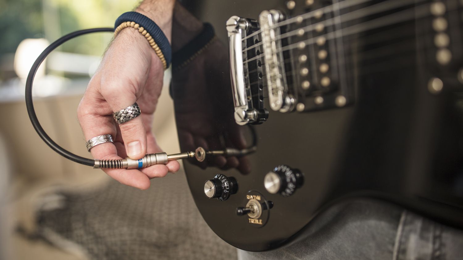 How much difference does your guitar cable actually make? | Guitar World