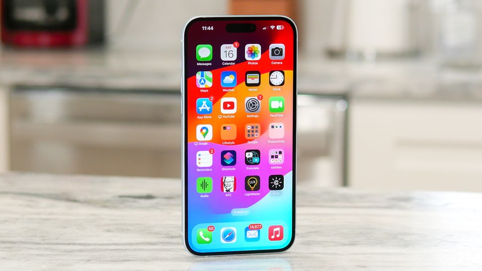 Apple iPhone 15 Plus review: Big screen, very big battery life | Tom's ...