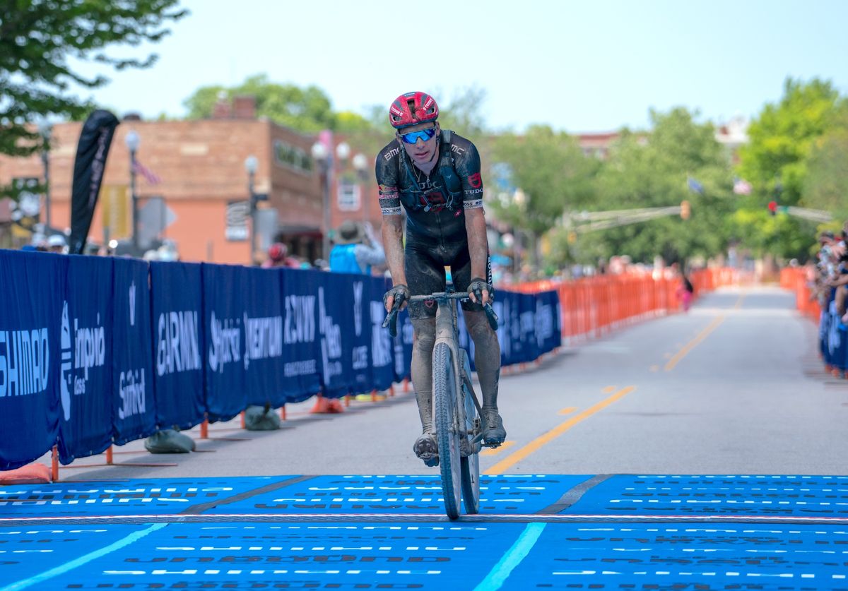 Unbound Gravel 200: Cameron Jones moves away from Simon Pellaud on ...