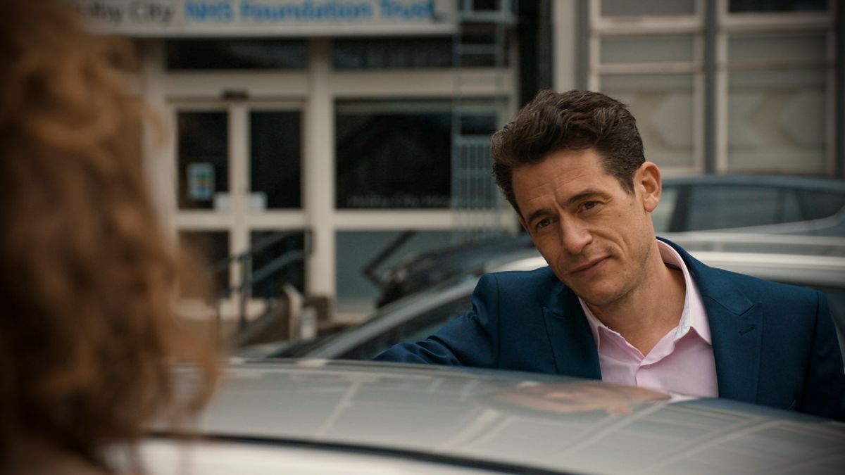 Holby City spoilers: Fletch HITS Rich! | What to Watch