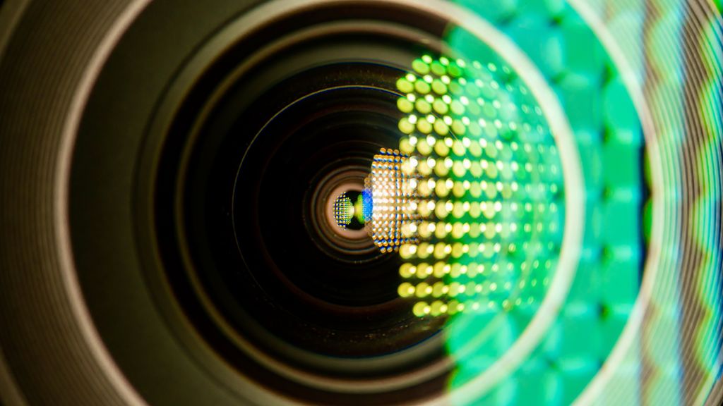 World's fastest camera captures footage at 156 trillion frames per ...