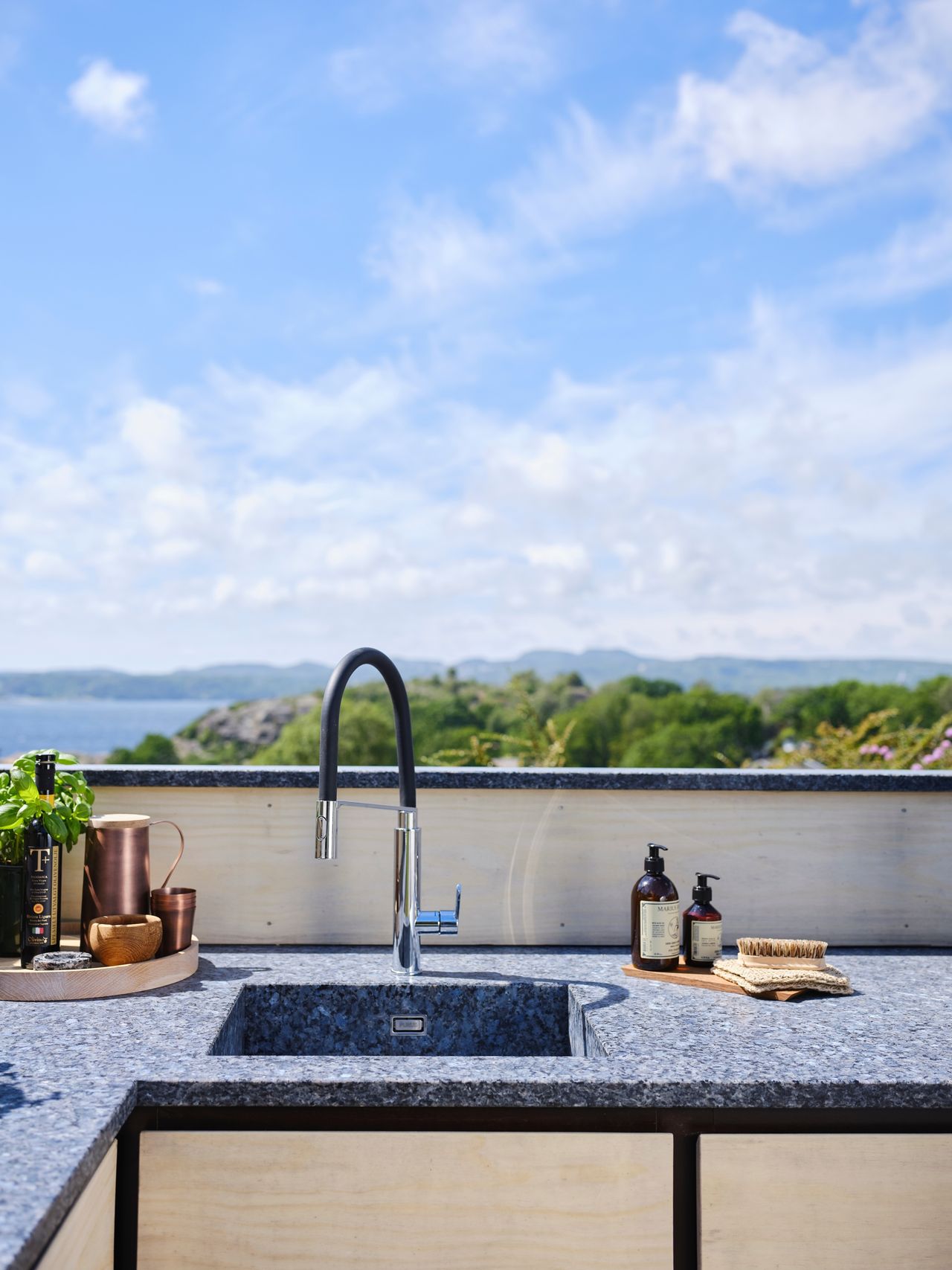 10 Outdoor Sinks Ideas That Are So Functional for a Yard | Livingetc