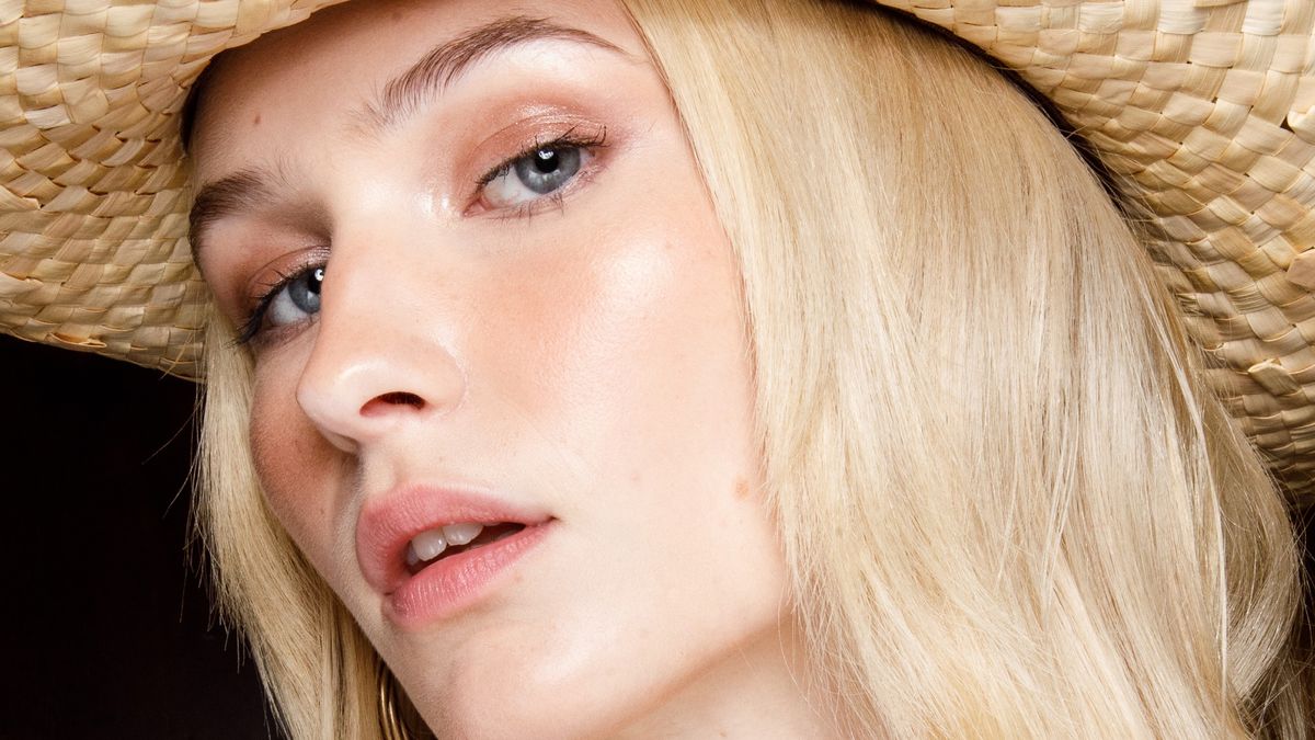 How to Apply Bronzer: A Step-By-Step Guide From the Experts | Marie Claire