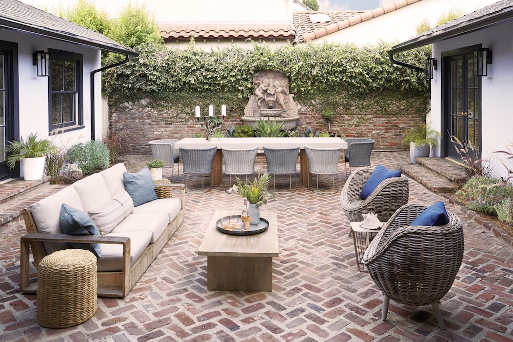 16 Courtyard Gardens Ideas to Maximize Your Small Space | Livingetc