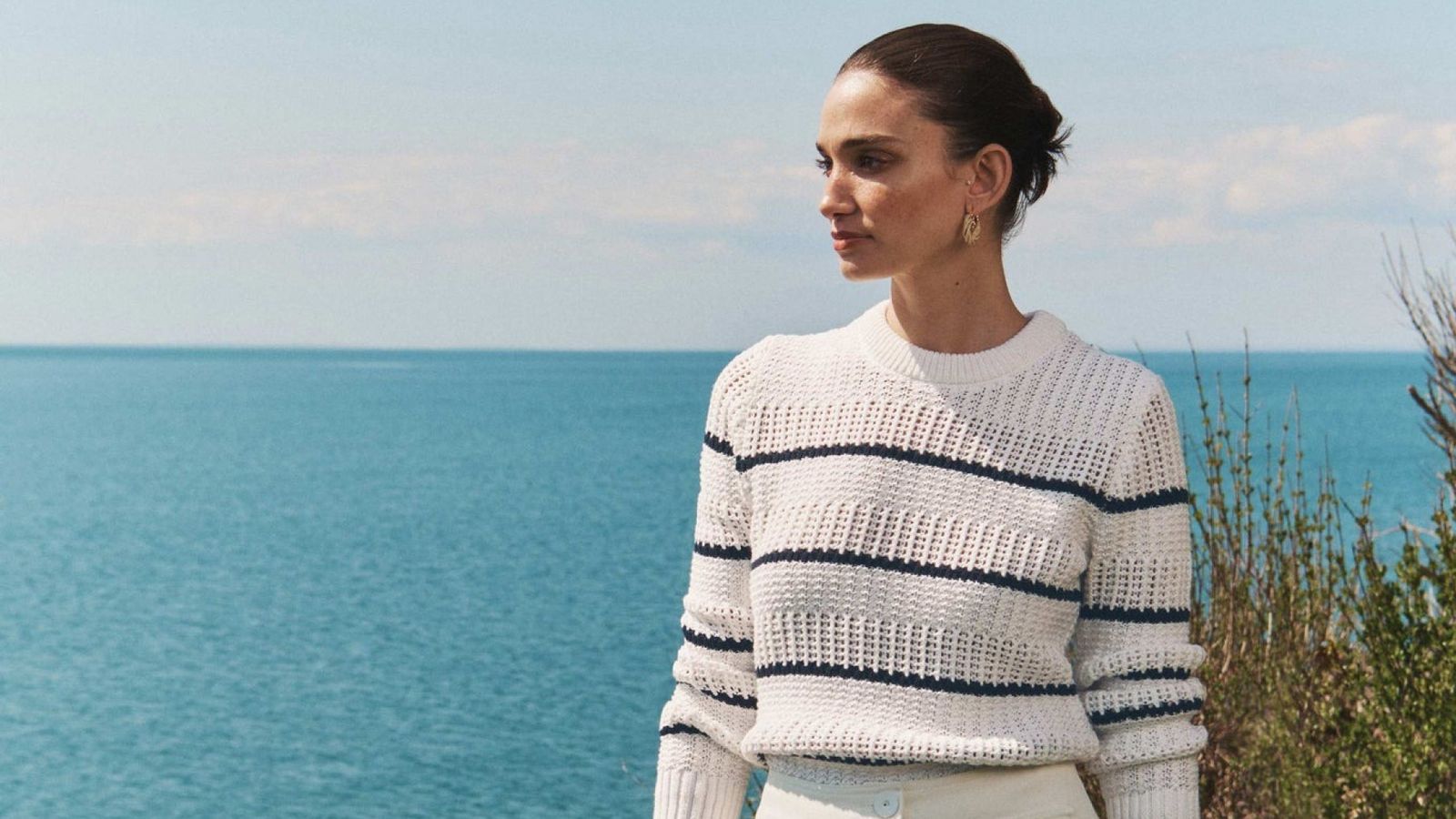 The 30 Best Lightweight Summer Sweaters, According to Fashion Experts ...