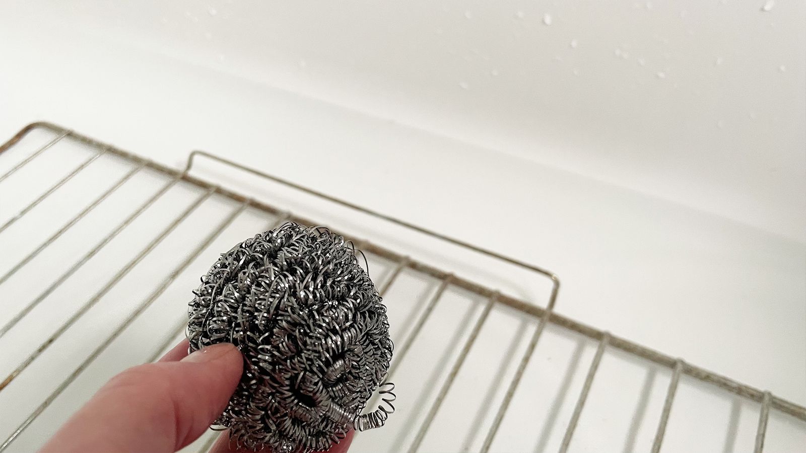 How to clean oven racks: 5 simple steps to remove all grease | Woman & Home