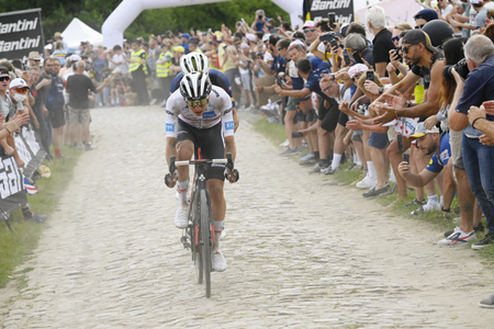 What is the Trouée d'Arenberg? Paris-Roubaix cobbles at their most ...