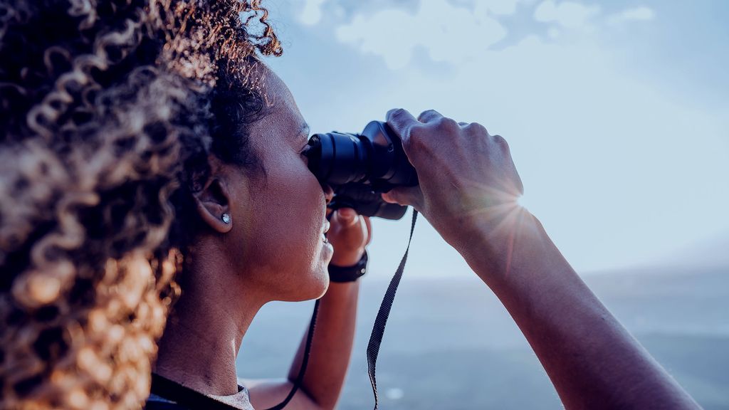 Best binoculars for stargazing 2024: Spot stars and galaxies | Live Science