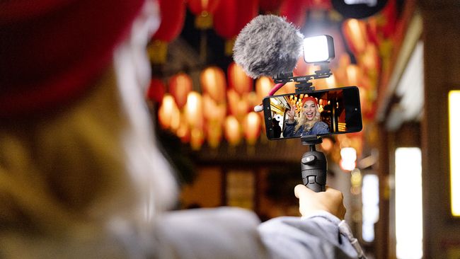 Rode's new mobile vlogging kits turn your smartphone into a portable ...