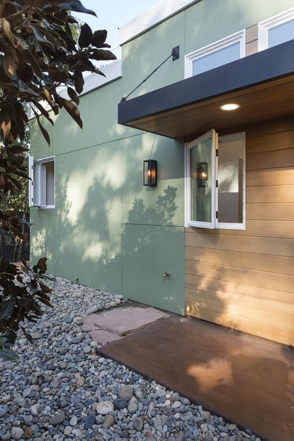 What Color Should You Paint Your Summerhouse? Five Colors the Experts ...