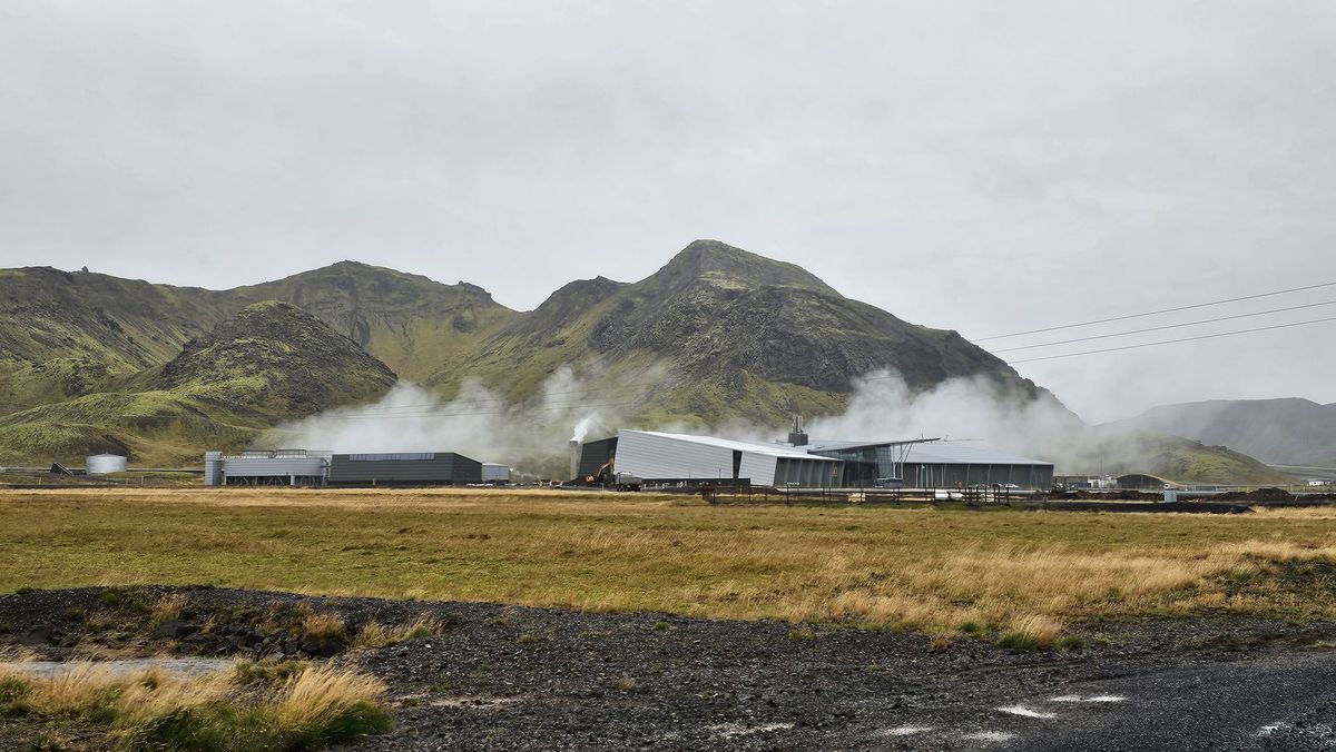 I visited Climeworks in Iceland, where Microsoft is betting big on air ...