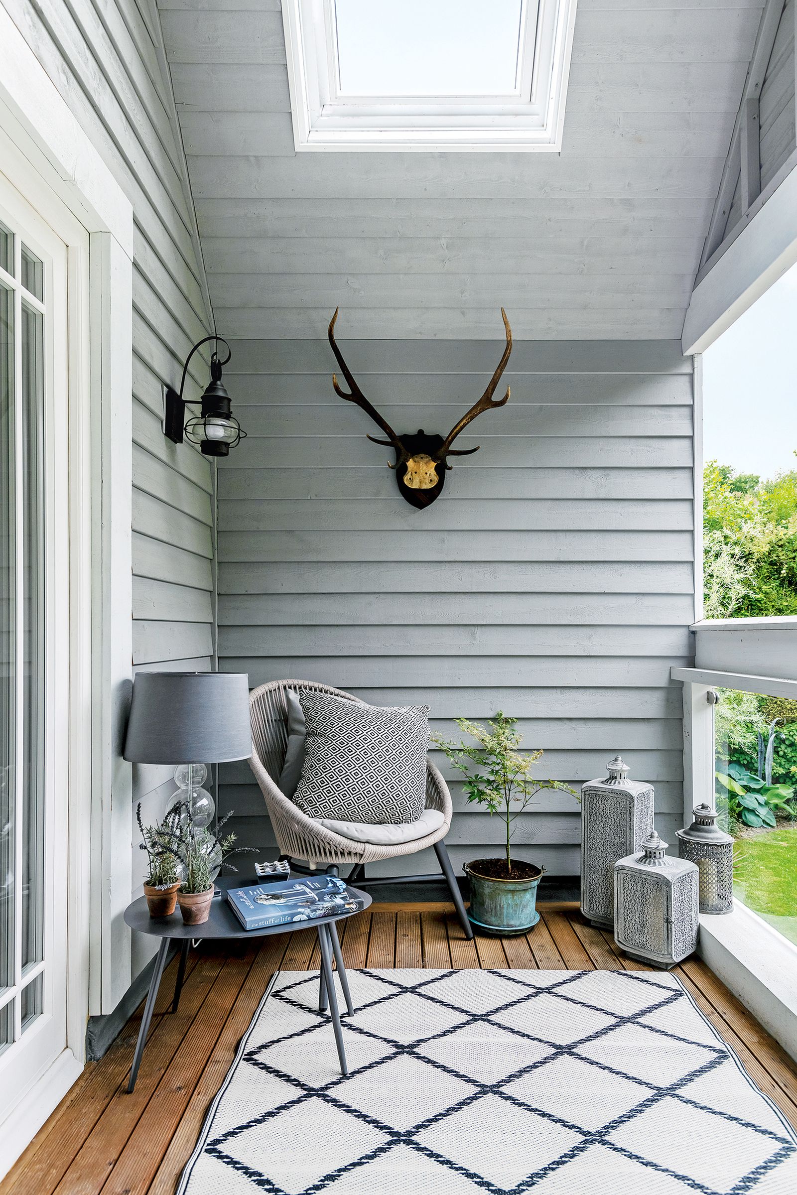 Cozy small balcony ideas: 21 tiny yet stylish outdoor spaces | Homes ...