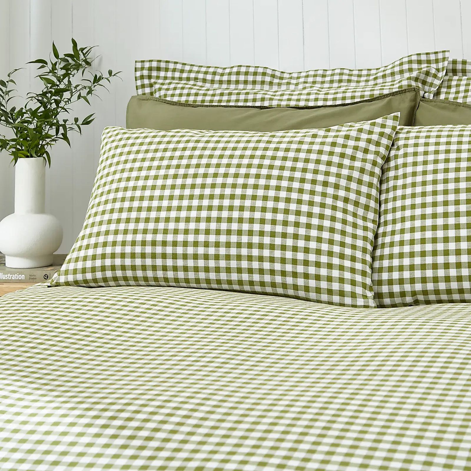 Gingham bedding is the timeless must-have of the year | Ideal Home