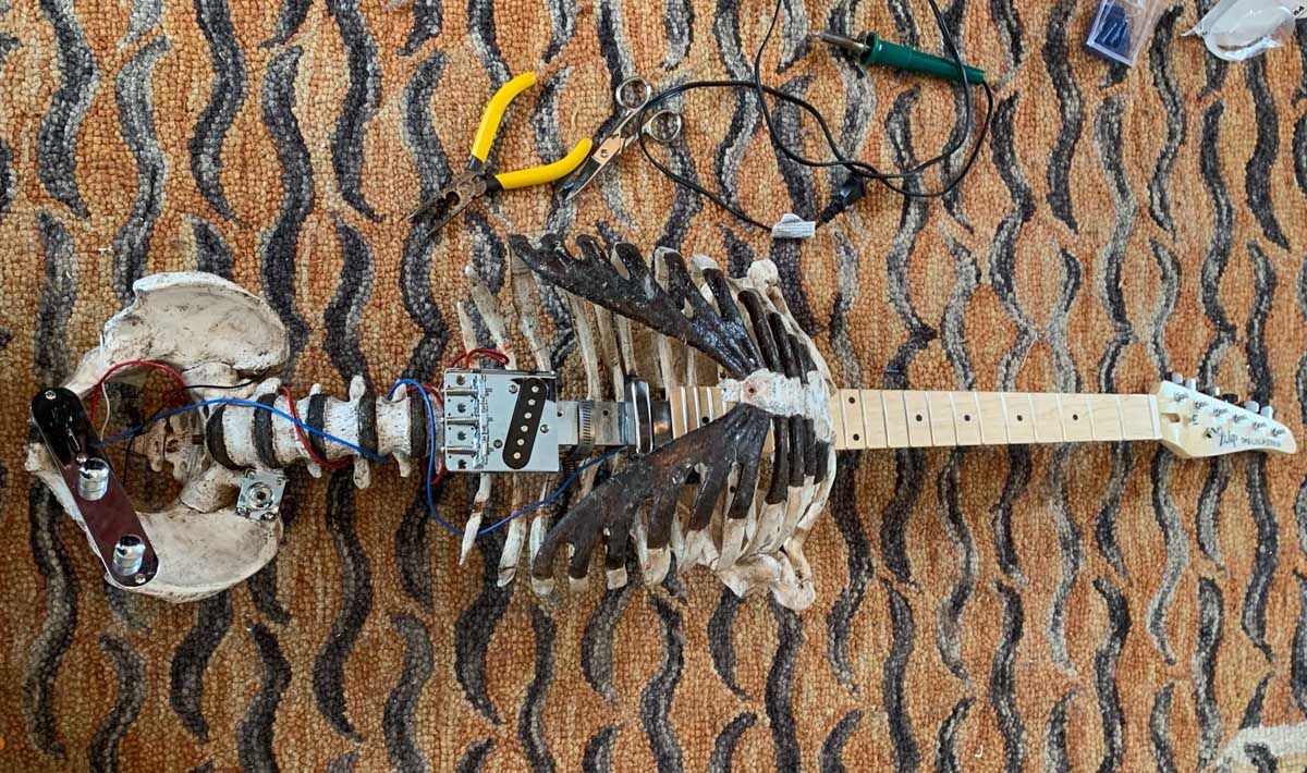A metalhead has built an electric guitar out of his late uncle‘s ...