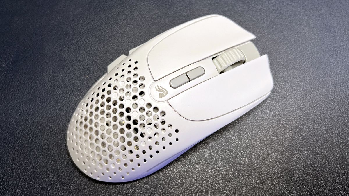Glorious Model I 2 Wireless Review: Lightweight, Needs Buttons | Tom's ...