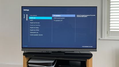 Philips OLED 907 review: TV superstar | T3