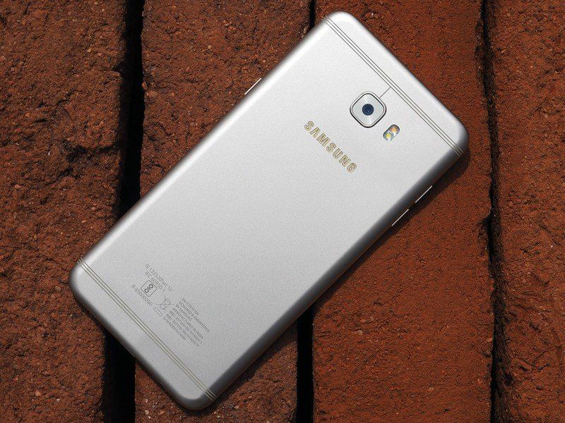 Samsung Galaxy C7 Pro review: A great phone with one major drawback ...