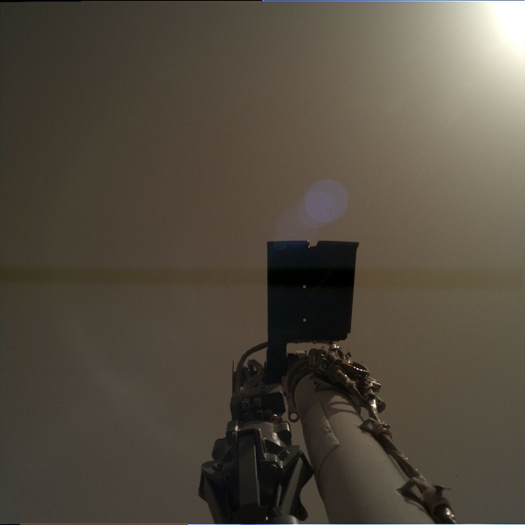 NASA's Insight Mars Lander Raises Robotic Arm in Touchdown Triumph ...