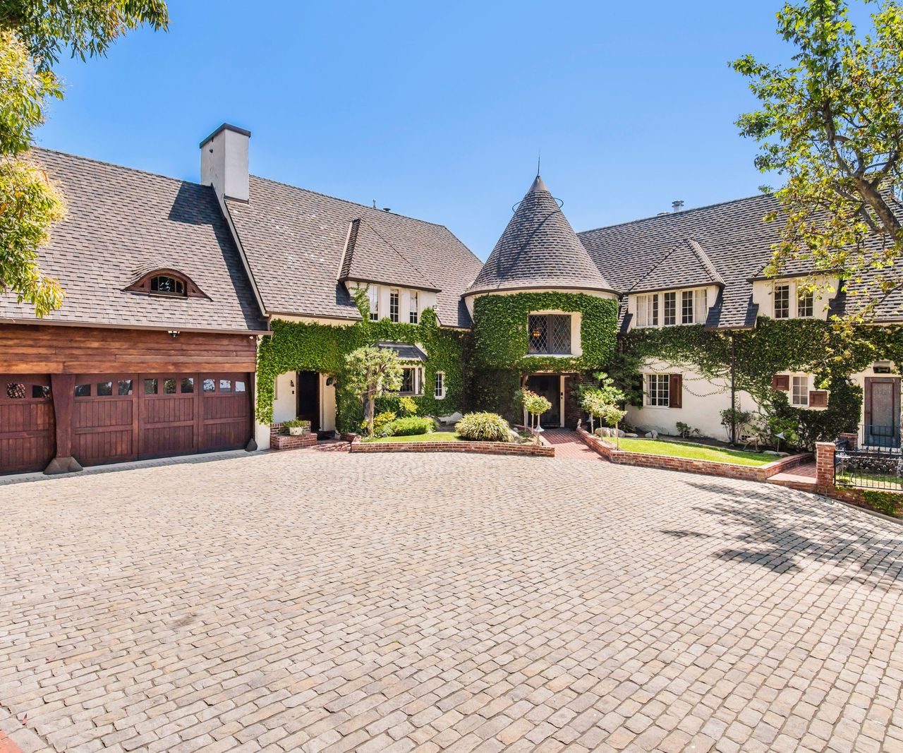 Inside Walt Disney's Storybook Family Mansion in LA | Homes and Gardens