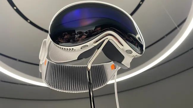 Apple announces visionOS 2 supporting Dual 4K resolution with Mac ...