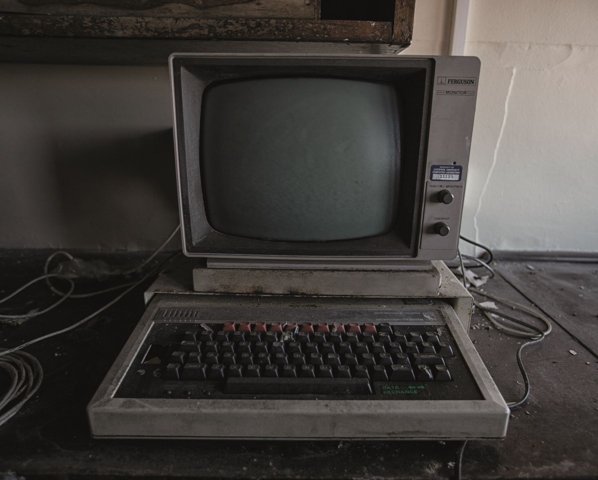 Burning buildings to plane graveyards: haunting photos of Abandon ...