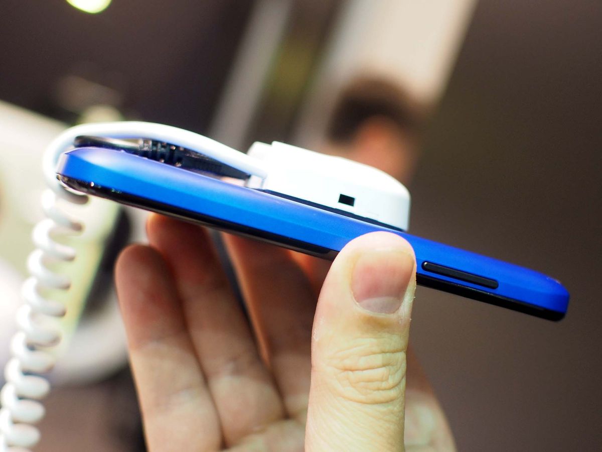 Archos 40 Cesium gives Nokia a run for its money at $99/€79.99 ...