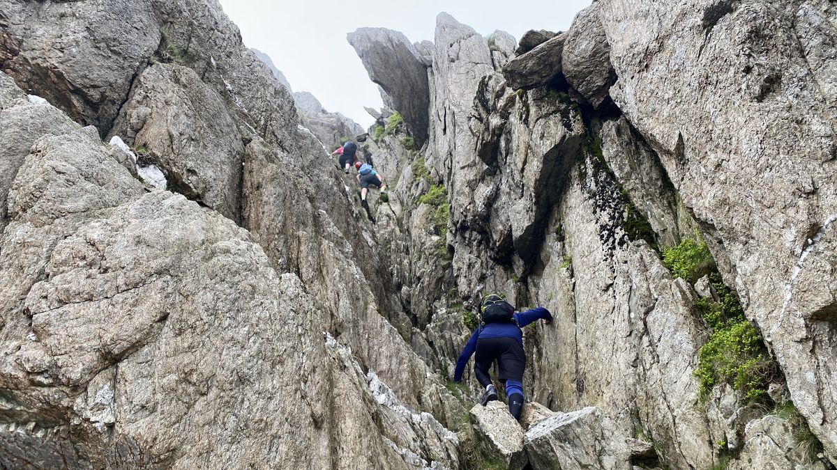 What is 'scrambling' in hiking? We get hands on | Advnture