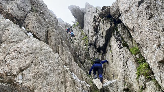 What is 'scrambling' in hiking? We get hands on | Advnture