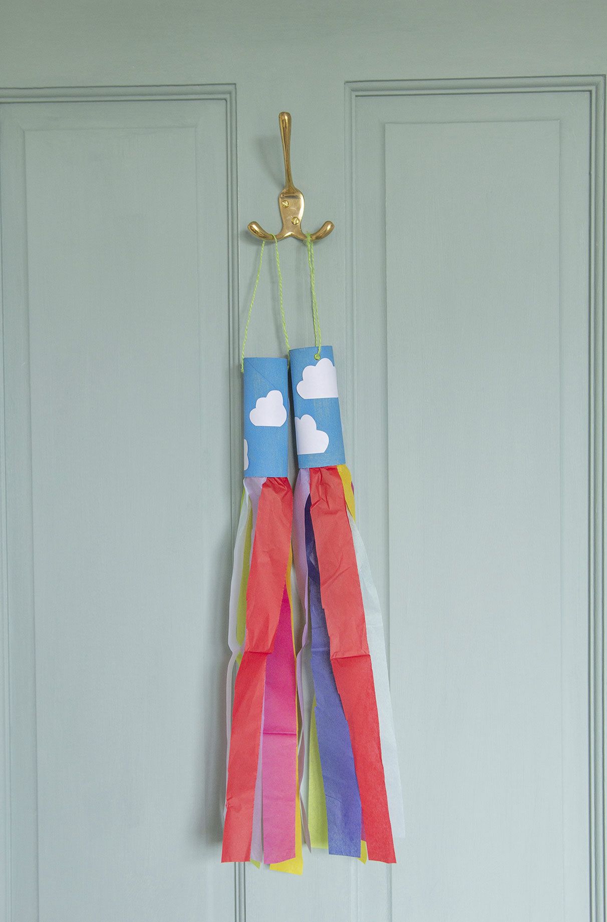 How to make rainbow streamers from tissue paper - Good To | GoodtoKnow