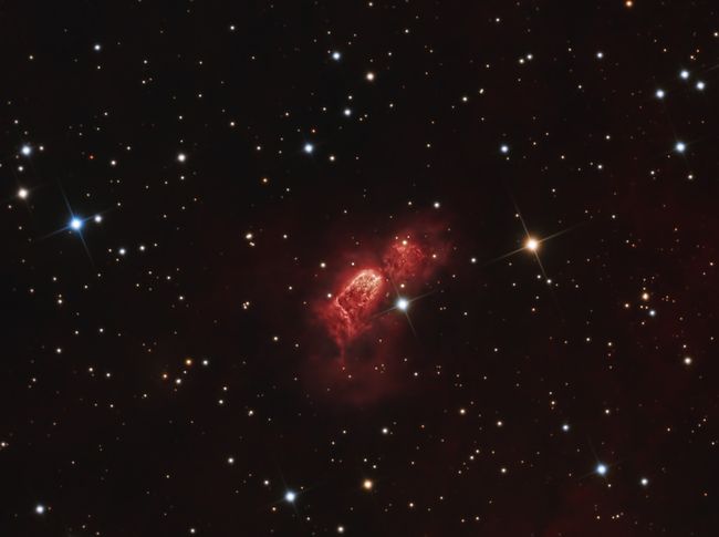 Amazing Hourglass Nebula Photo Captured by Patient Stargazer | Space