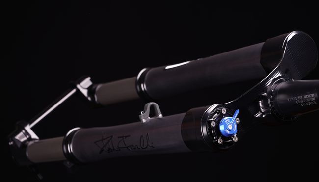 Bright Racing Shocks Skunk suspension fork – the best-looking trail ...
