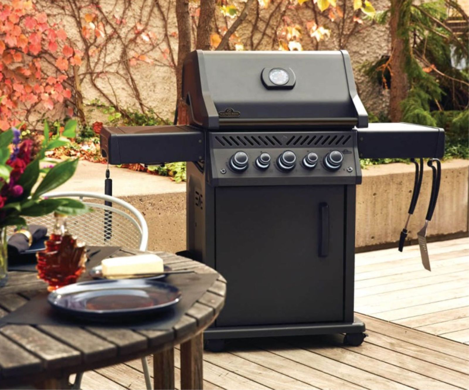Weber vs Napoleon – which grill is the greatest in our test? | Homes ...