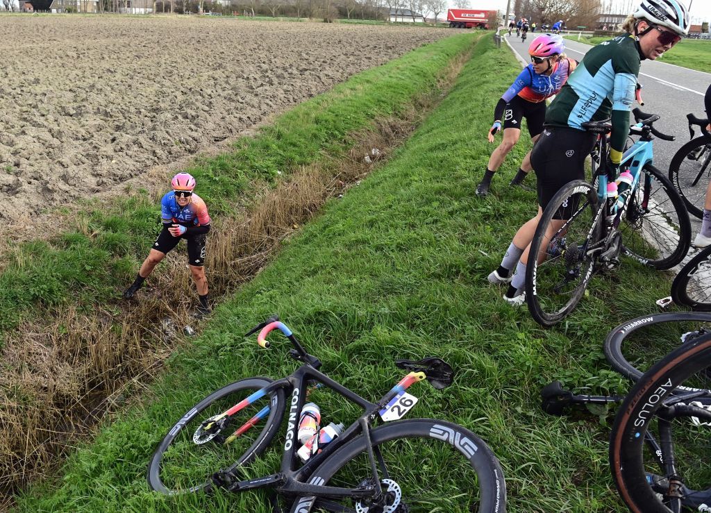 Peloton neutralised after crash at Classic Brugge-De Panne | Cyclingnews