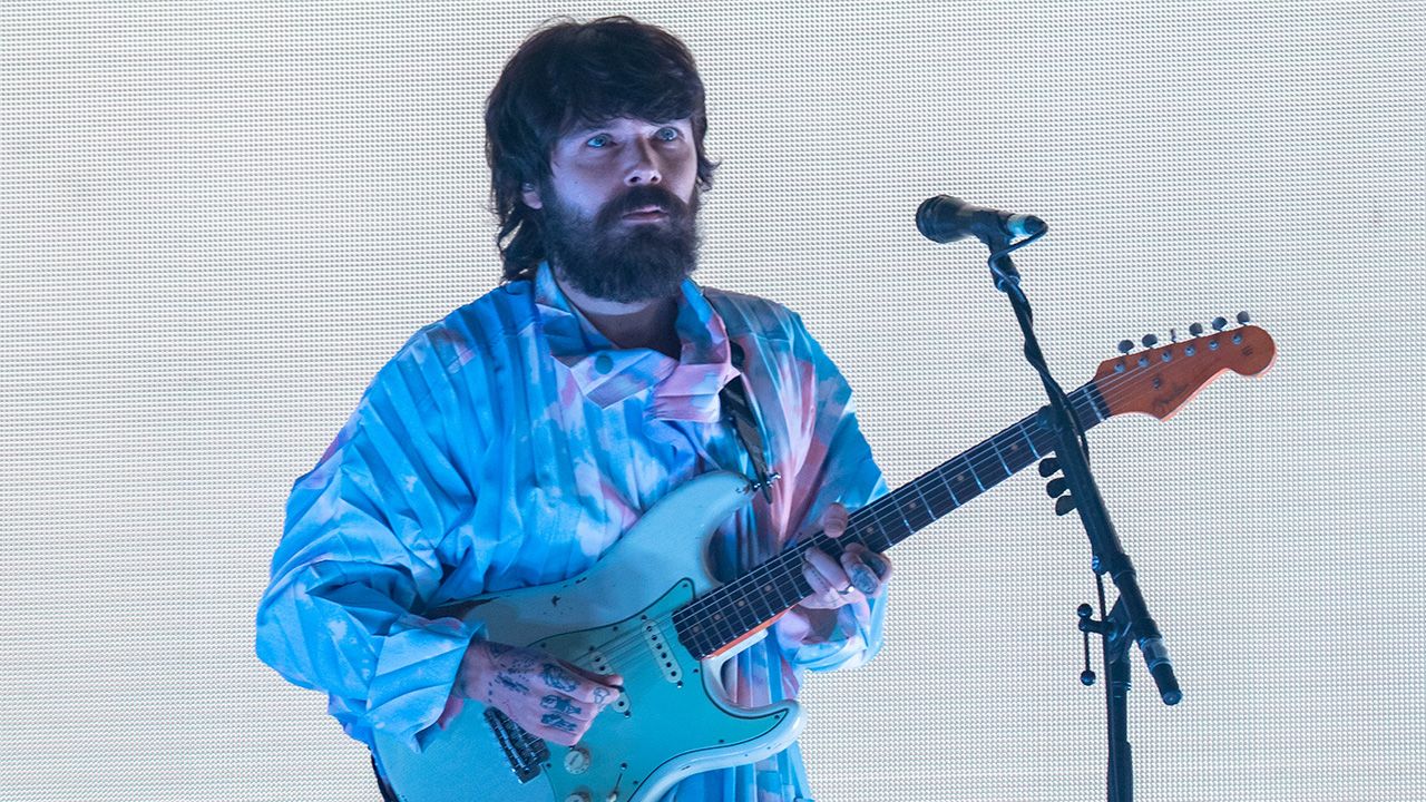 Simon Neil nearly quit Biffy Clyro because he forgot how to be Simon ...