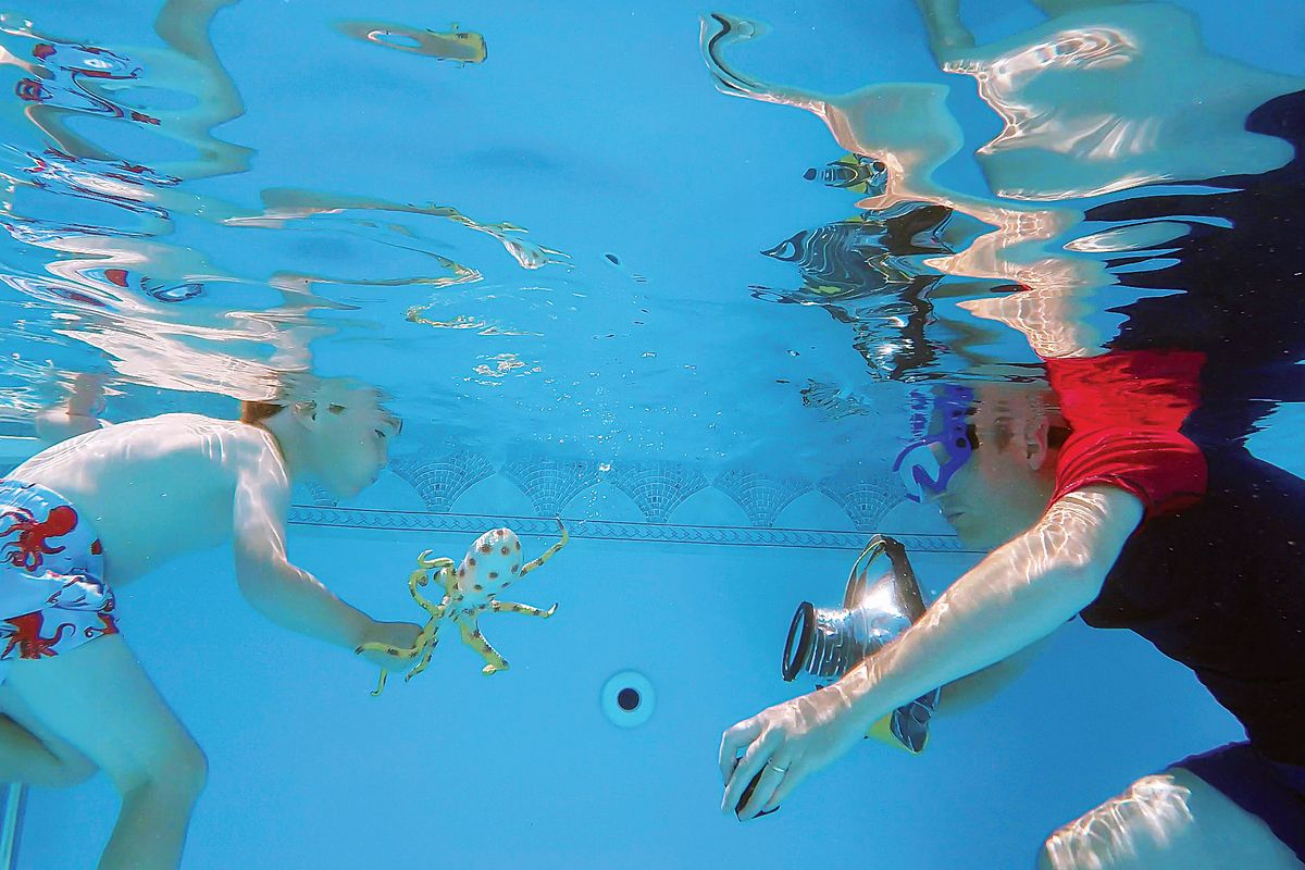 Home photography ideas: Pool portraits | Digital Camera World