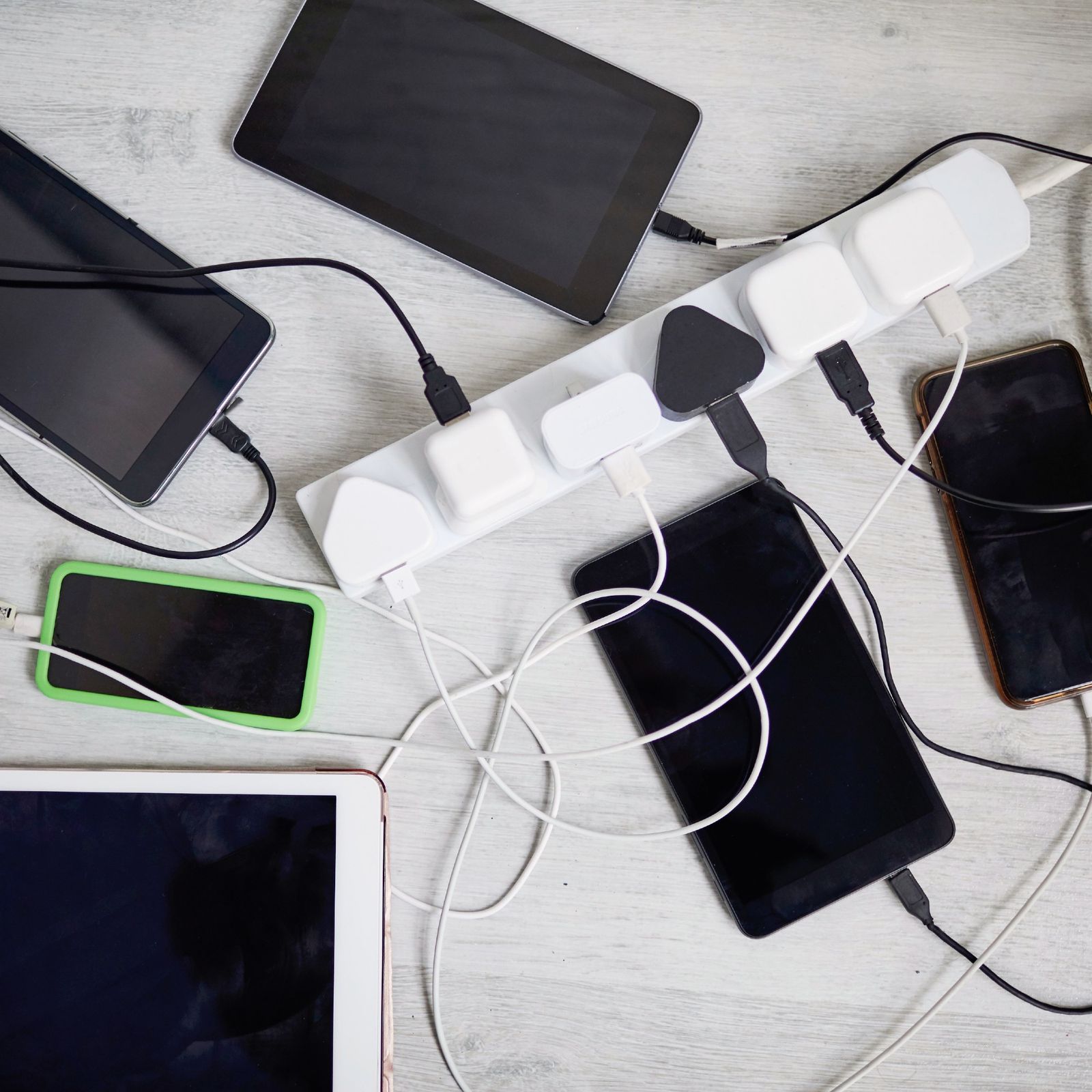 What to do with old charging cables – 5 ways to recycle | Ideal Home