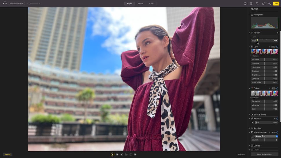 How to use the iPhone Portrait Mode to take stunning people pictures ...