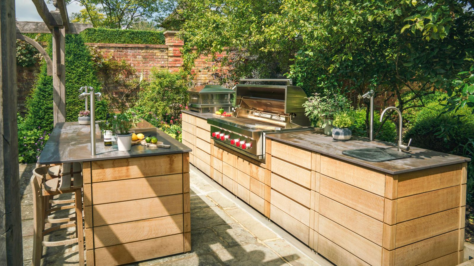 How to plan an outdoor kitchen – 10 key points to consider | Ideal Home
