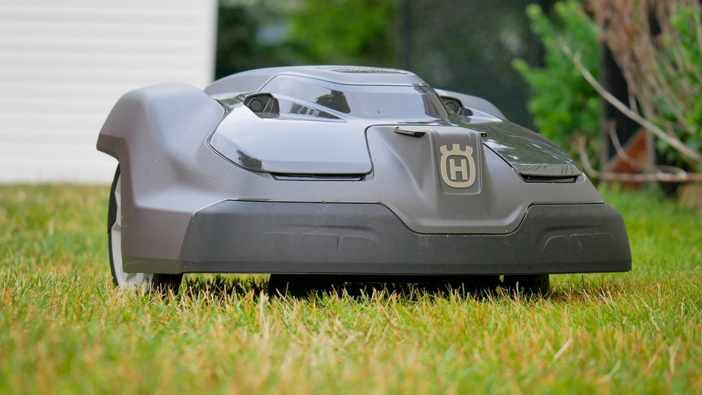 Buying a robot lawnmower? 5 things to consider before you get one | Tom ...