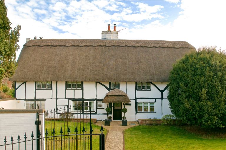 A wonderfully refurbished 16th century cottage that offers the perfect ...