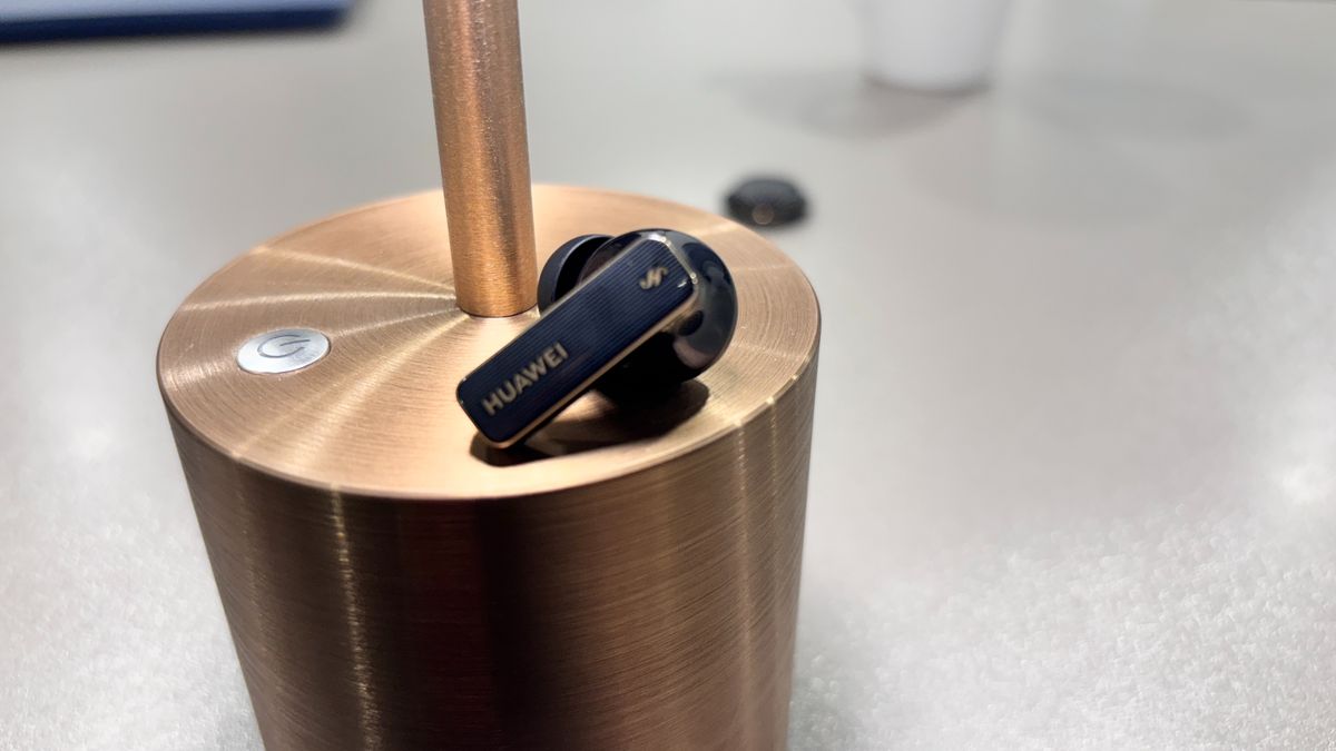Huawei's flagship 30-hour wireless earbuds vow to "set new audio ...
