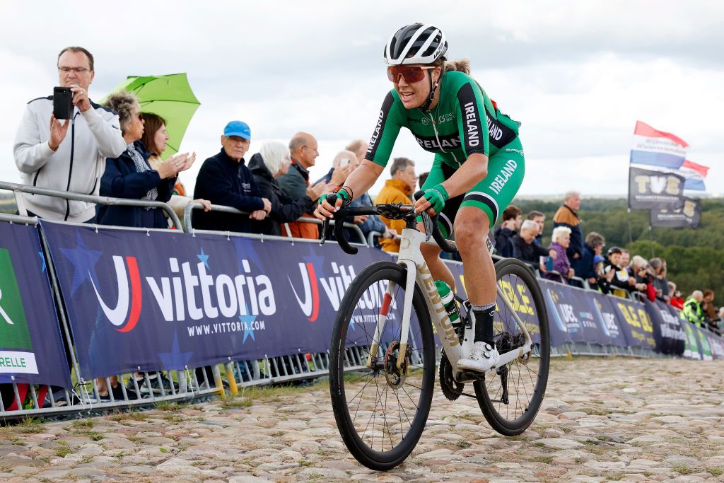 Fiona Mangan makes late surge to win Irish road race title | Cyclingnews